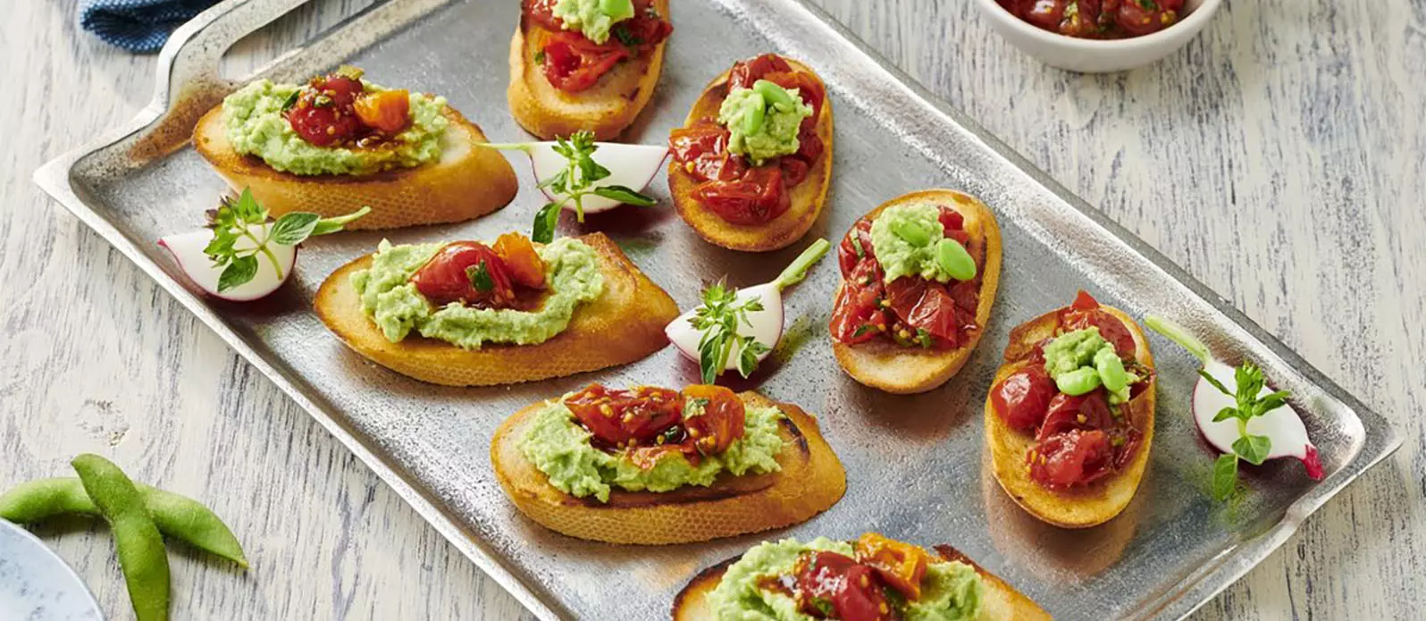 Bruschetta aux edamame et aux tomates semi-séchées | Kikkoman