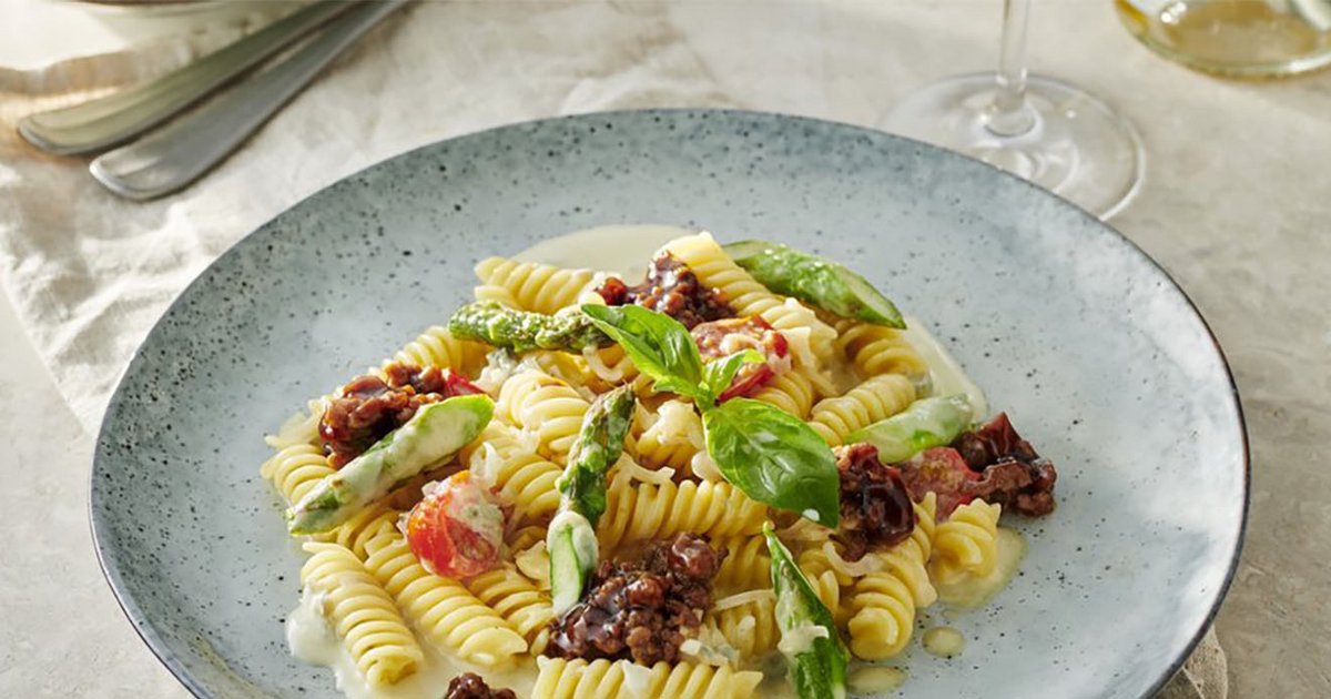 Fusilli bolognaise, fromage et sauce soja | Recette | Kikkoman