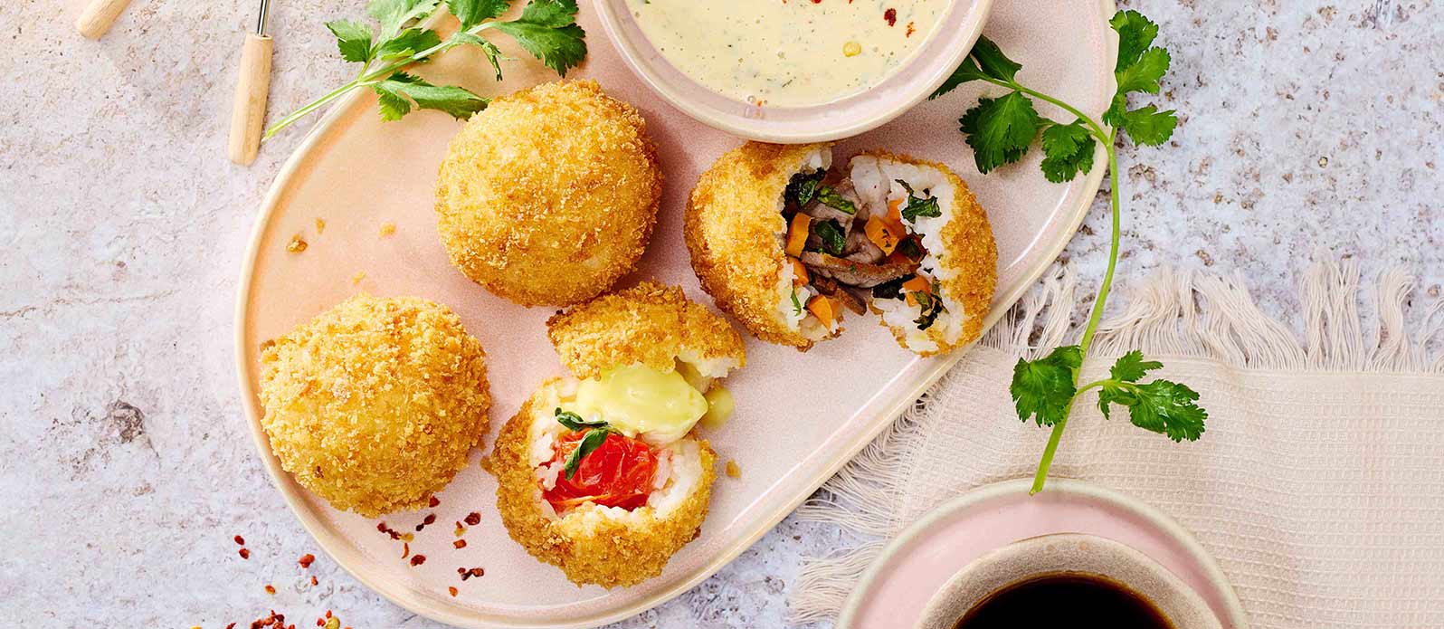 Sauce mayonnaise à la mangue façon Poke et sushi balls | Recette | Kikkoman